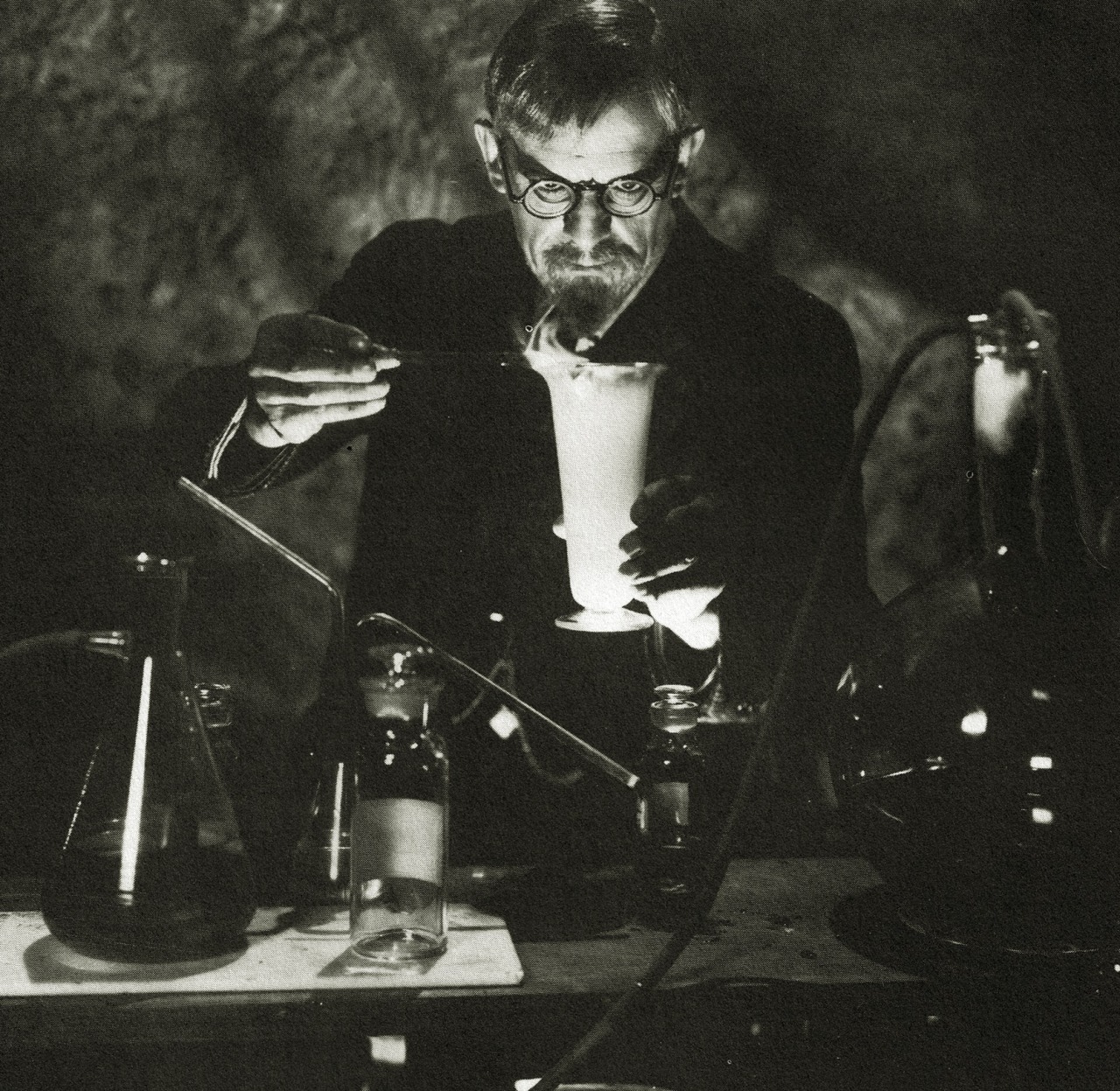 THRILLERS FROM THE VAULT – 8 CLASSIC FILMS – Blu-ray Review – ZekeFilm